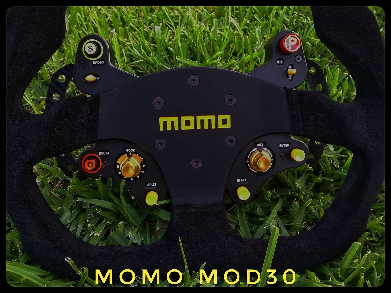 Volant MOMO Mod30 Hybrid Racing Simulations : into the wild - Simrace-Blog