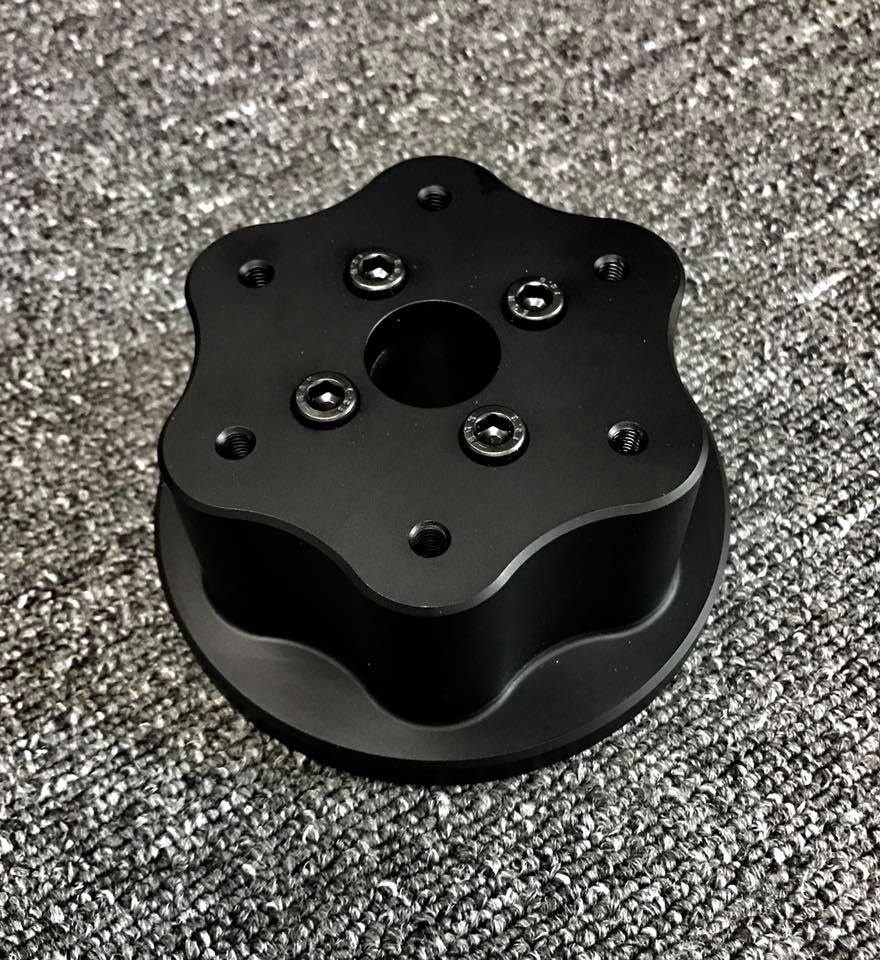 Le SF1-PRO Steering Hub de SIMFAI pour volant MIGE - Simrace-Blog